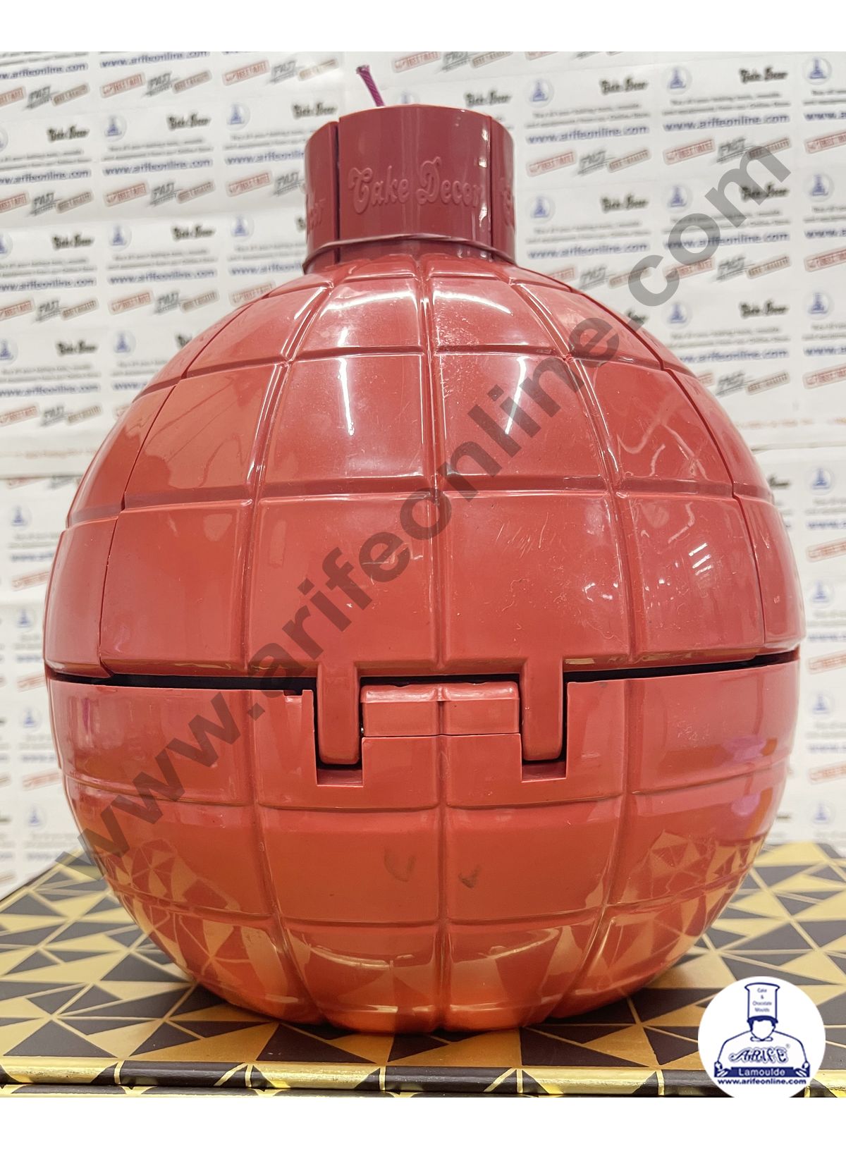 Cake Decor Surprise Plastic Bomb Shaped Cake Gift Box - Red – Arife ...