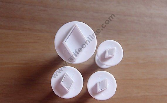 Cake Decor 4pcs Diamond Shape Plunger Cutters Fondant Tool – Arife ...